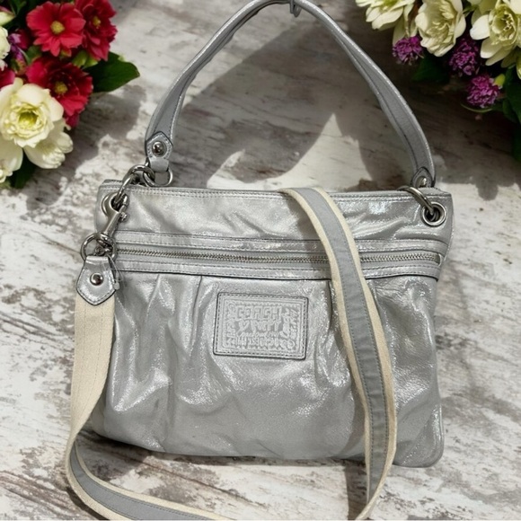 Coach | Bags | Coach Silver Platinum Poppy Bag With Legacy Interior ...